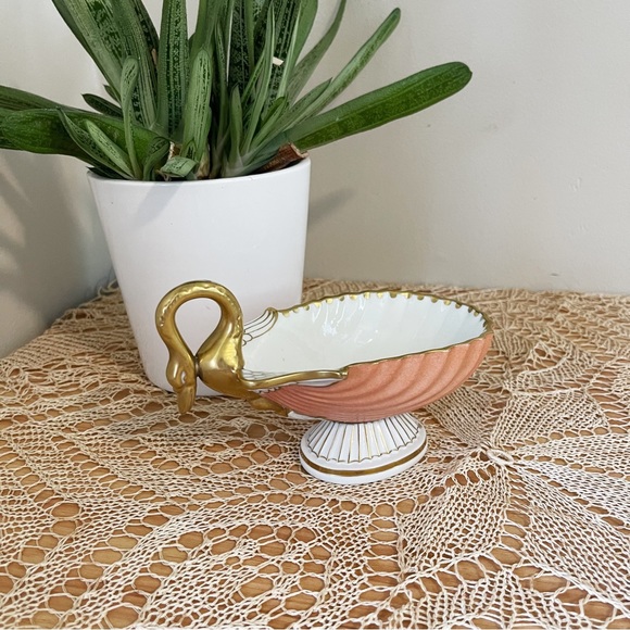 Mottahedeh | Accents | Vtg Mottahedeh Italian Gold Swan Shell Dish ...